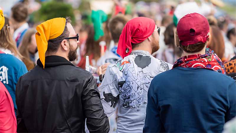 Why Custom Bandanas Are a Festival Essential - ForCreators.com